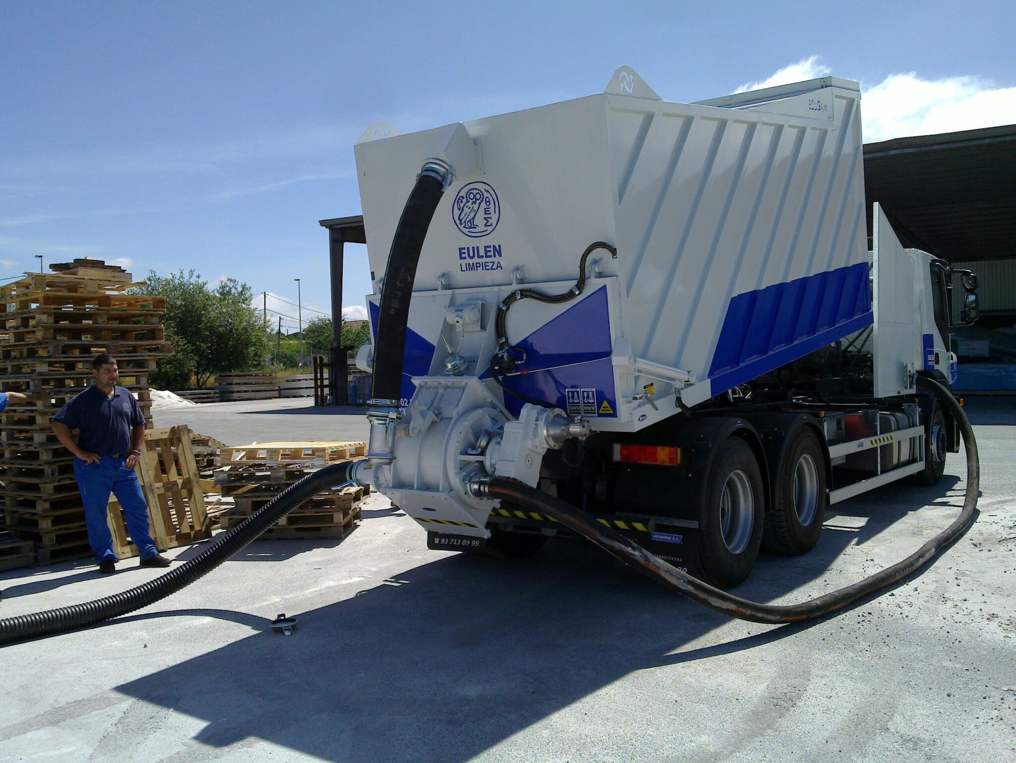 CAMIÓN ASPIRADOR GAM-IV, 3 EJES, 210 CV / 17 M3 - Ecogam