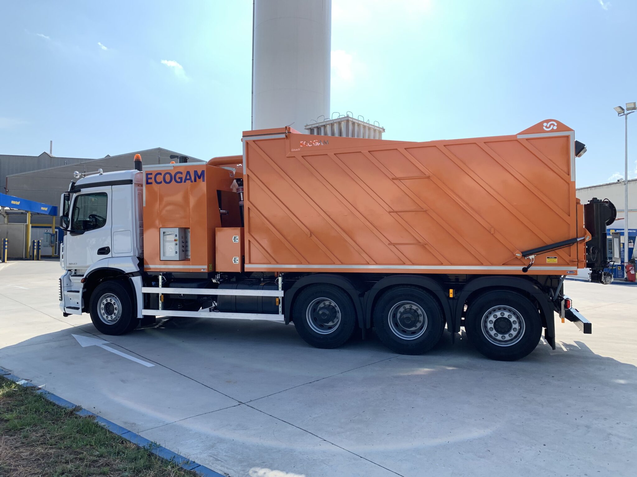 CAMIÓN ASPIRADOR GAM-IV, 3 EJES, 210 CV / 17 M3 - Ecogam